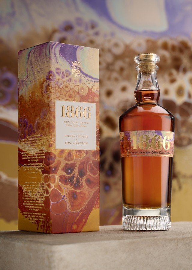 Descubre cómo la artista Emma Lindström fusiona el brandy y el arte ...