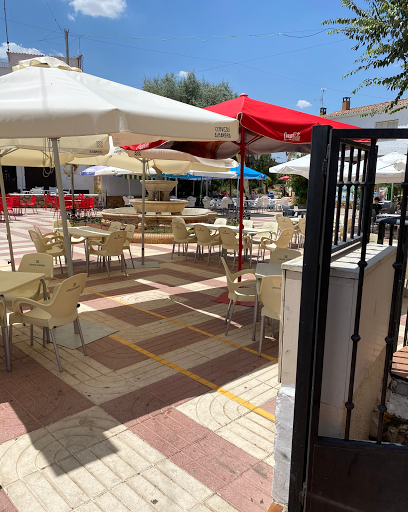 Bar Los Quatro: Sabores únicos en el corazón de Ruidera