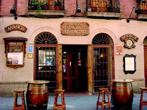 El Lagar De Isilla: Sabor auténtico en Aranda y su bodega subterránea