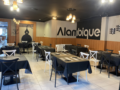 Restaurante Alambique: Delicias mediterráneas en Verín para toda la familia