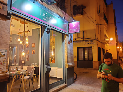 La Cata Vinos y Tapas: El rincón sevillano de vinos y tapas irresistibles