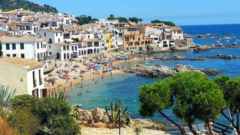 Qué ver en Calella, la capital turística de Barcelona que muchos aún no ...
